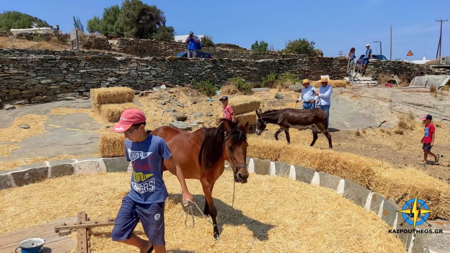 ΠΑΡΑΔΟΣΙΑΚΟ ΑΛΩΝΙΣΜΑ ΣΤΗΝ ΣΙΦΝΟ-ΒΙΝΤΕΟ - KAIPOUTHEOS.GR