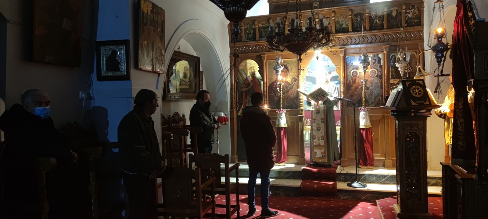 ΚΥΘΝΟΣ: ΠΡΟΣΕΥΧΗΘΗΚΑΝ ΓΙΑ ΤΗΝ ΚΑΤΑΠΑΥΣΗ ΤΟΥ ΠΟΛΕΜΟΥ ΣΤΗΝ ΟΥΚΡΑΝΙΑ ...