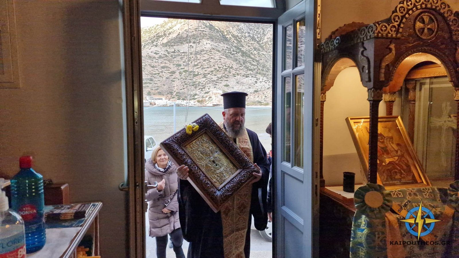 Στις Καμάρες η θαυματουργός εικόνα και πολιούχος Σίφνου Παναγία ...