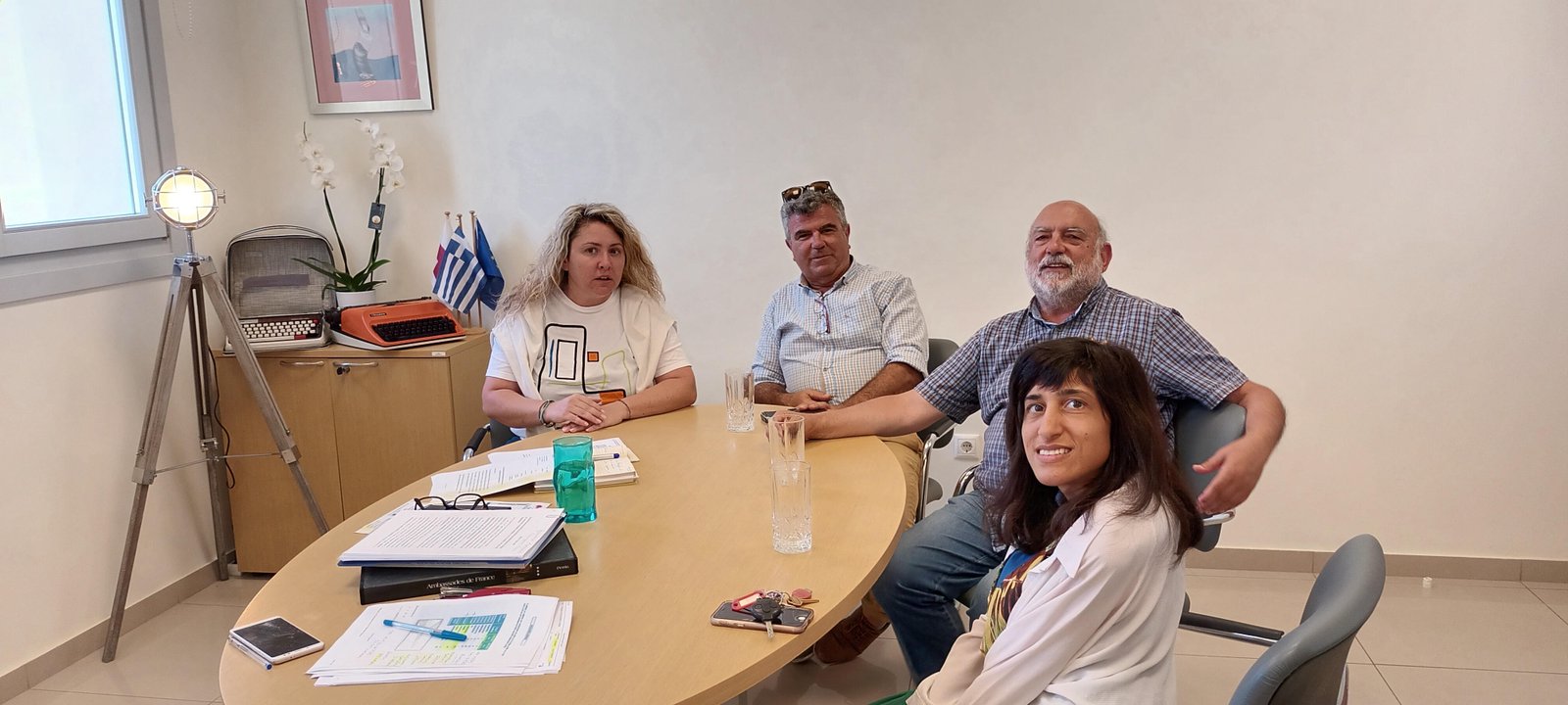 Ν.ΣΥΡΜΑΛΕΝΙΟΣ: Στον "αέρα" η χρήση του αεροπλάνου του Ιδρύματος Νομικού ...