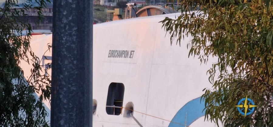 ΑΦΙΞΗ ΤΟΥ EUROCHAMPION JET ΣΤΗΝ ΕΛΛΑΔΑ ΣΤΟ ΛΙΜΑΝΙ ΠΕΙΡΑΙΑ-ΒΙΝΤΕΟ ...