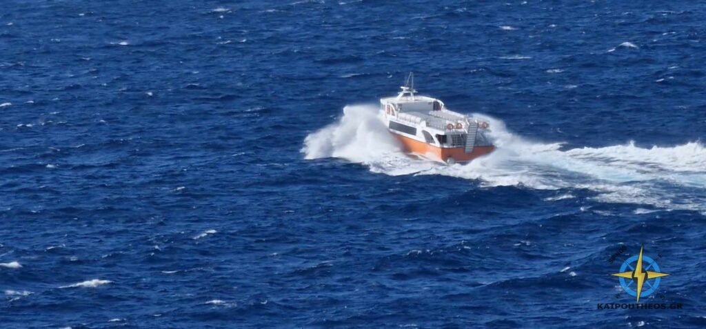 ΠΑΛΕΥΕΙ ΜΕ ΤΑ ΚΥΜΑΤΑ ΣΚΑΦΟΣ ΔΙΑΚΟΜΙΔΗΣ ΑΣΘΕΝΟΥΣ ΑΠΟ ΣΙΦΝΟ-ΒΙΝΤΕΟ ...