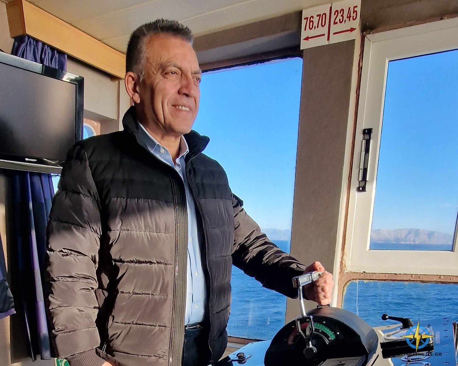 ΕΠΙΣΚΕΨΗ ΑΝΑΠΛΗΡΩΤΗ ΥΠΟΥΡΓΟΥ ΑΘΛΗΤΙΣΜΟΥ Γ. ΒΡΟΥΤΣΗ ΣΤΗ ΣΑΝΤΟΡΙΝΗ ...