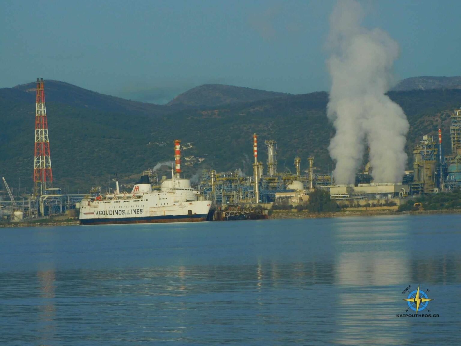 ΑΠΟ ΤΗΝ ΤΣΙΜΙΝΙΕΡΑ ΤΗΣ ΠΗΝΕΛΟΠΗΣ ΕΧΕΙ ΠΑΝΩ ΑΠΟ 10 ΧΡΟΝΙΑ ΝΑ ΒΓΕΙ ΚΑΠΝΟΣ ...
