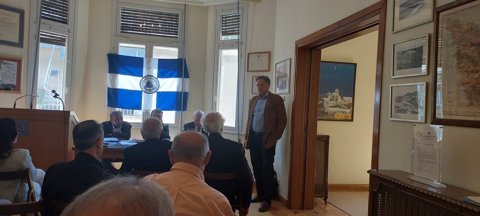 Ο ΠΡΟΕΔΡΟΣ ΤΟΥ ΣΥΝΔΕΣΜΟΥ ΣΙΦΝΙΩΝ, ΠΡΟΕΔΡΟΣ ΚΑΙ ΣΤΟΝ ΣΥΛΛΟΓΟ ...